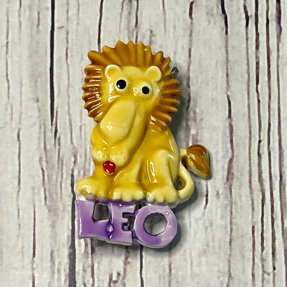 Vintage | Jewelry | Vintage 97s Enamel Leo Zodiac Lion Pin Purple ...